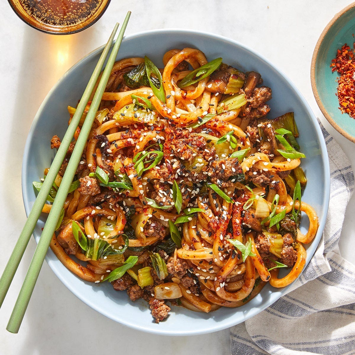 Recipe: One-Pot Spicy Beef Udon with Mushrooms, Bok Choy & Sesame Seeds ...
