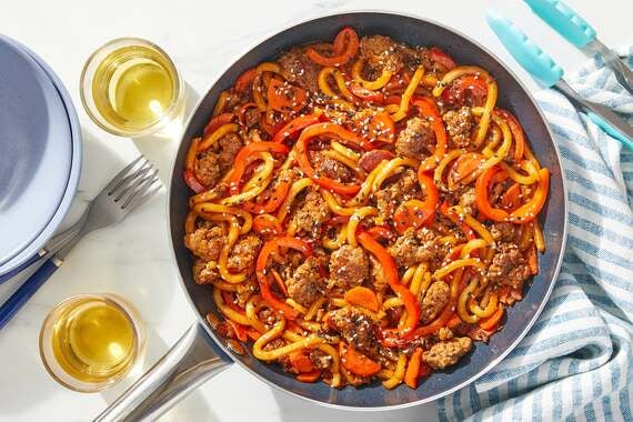 Recipe: One-Pan Spicy Pork Udon with Carrots, Bell Pepper & Sesame ...
